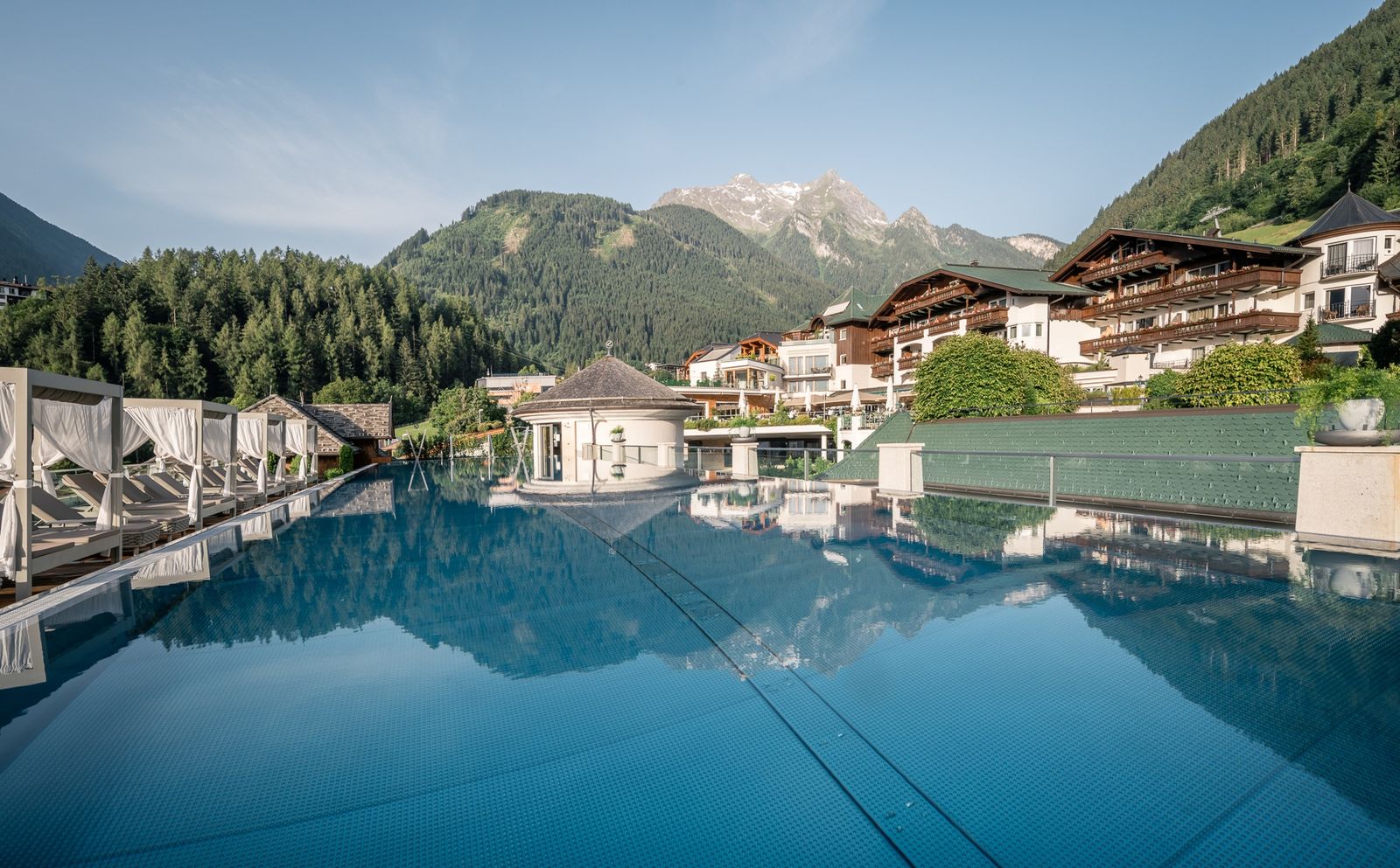 STOCK resort - Luxury Spa Resorts