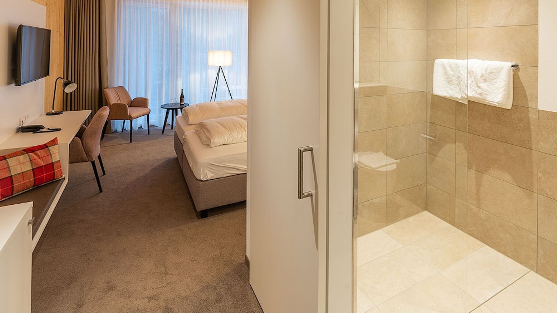 Deluxe Doppelzimmer Winzerglück mit Balkon/Terrasse - Weinhotel Pfeffer ...